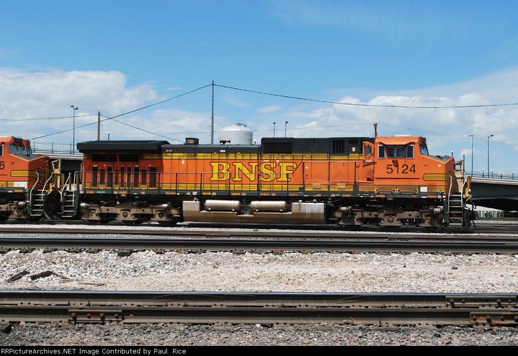 BNSF 5124